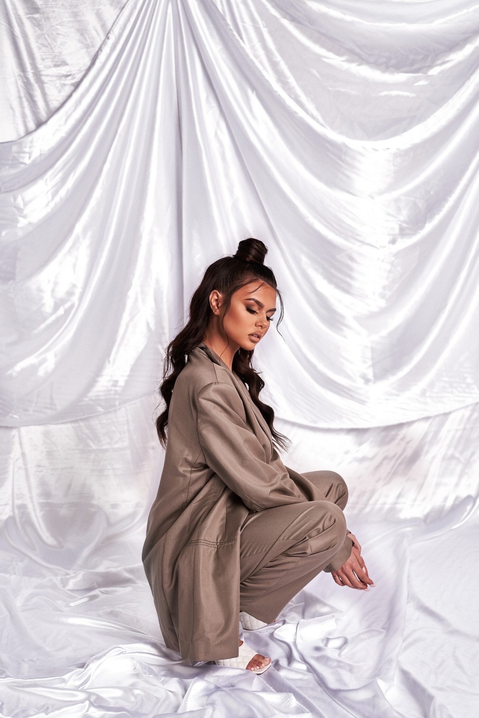 Beth Bella - Leandra Palmer